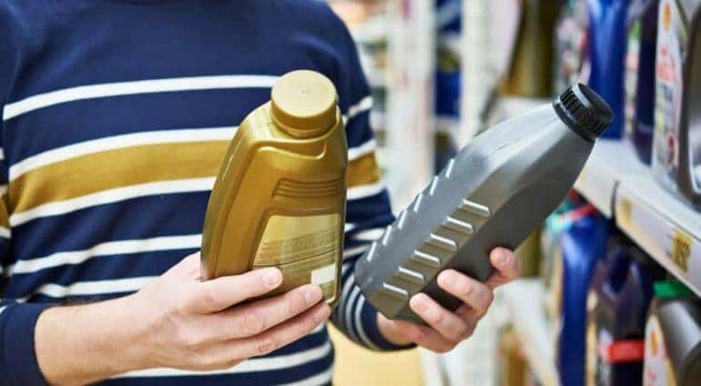 Synthetic & Conventional Oil: Which One Is Right for Your Vehicle?