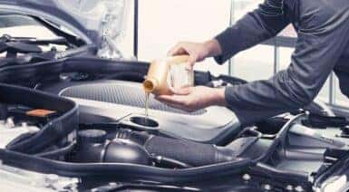 Synthetic & Conventional Oil: Which One Is Right for Your Vehicle?